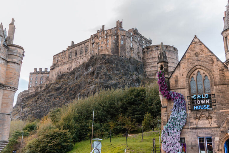 Scotland Travel Guide - Find Love and Travel