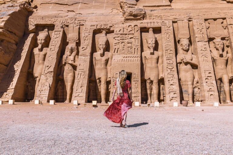 What to Wear in Egypt - Ultimate Packing List (Outfits & Printable)